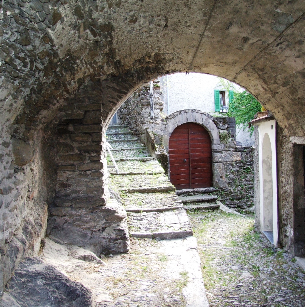 Torre Castello di Orezia a Dervio ~ Lago di Como e Valsassina